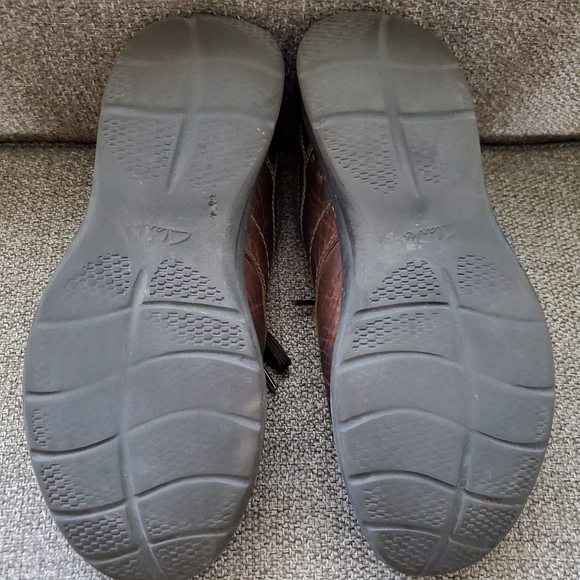 Clarks | Shoes | Clarks Brown Soft Cushion With Ortholite Shoe | Poshmark